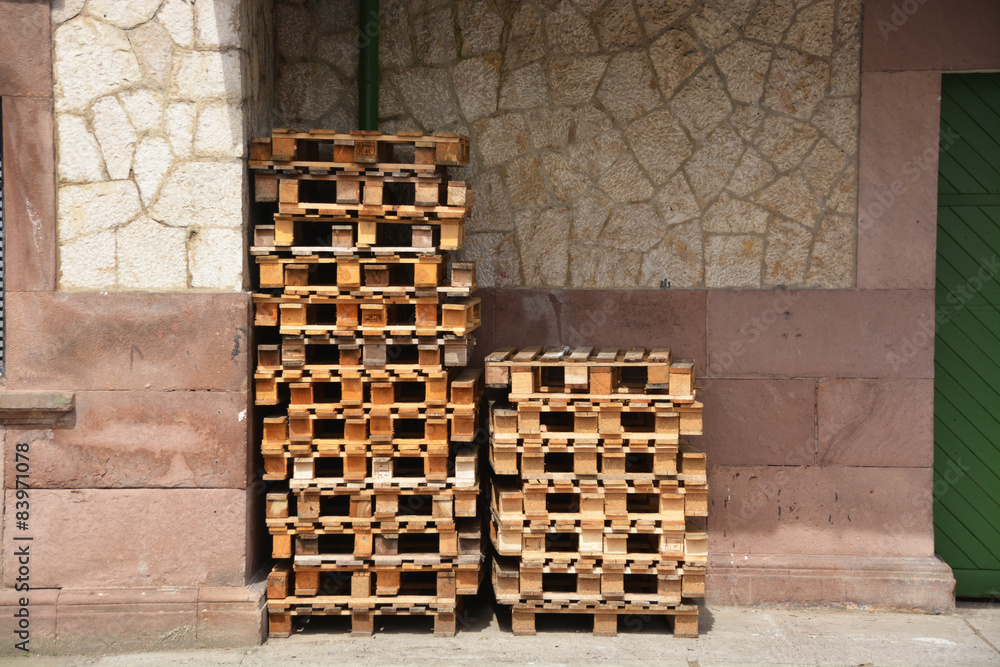 palets de madera apilados Stock Photo | Adobe Stock