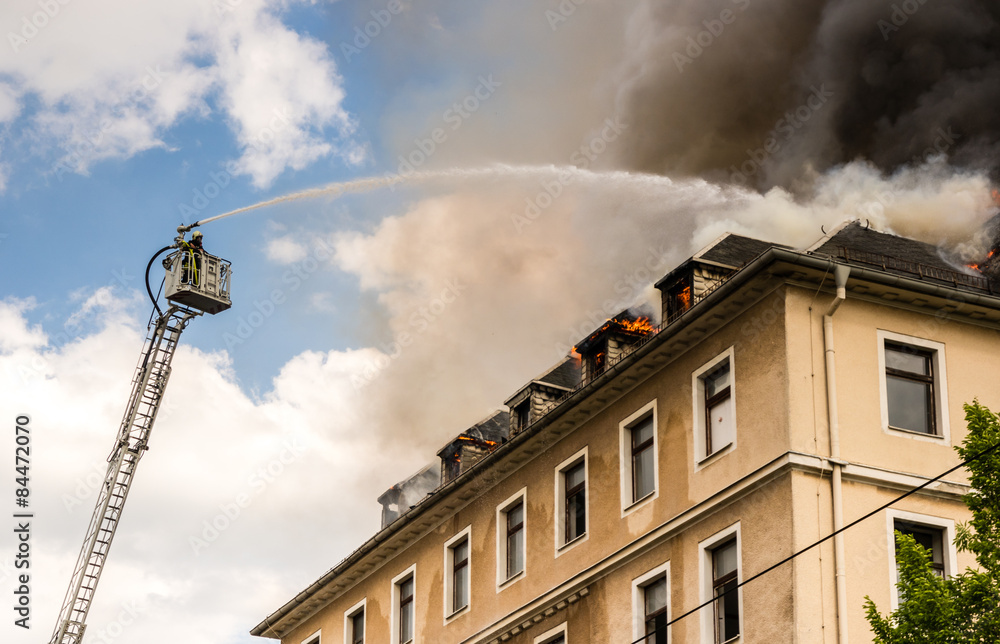 Hausbrand Stock-Foto | Adobe Stock