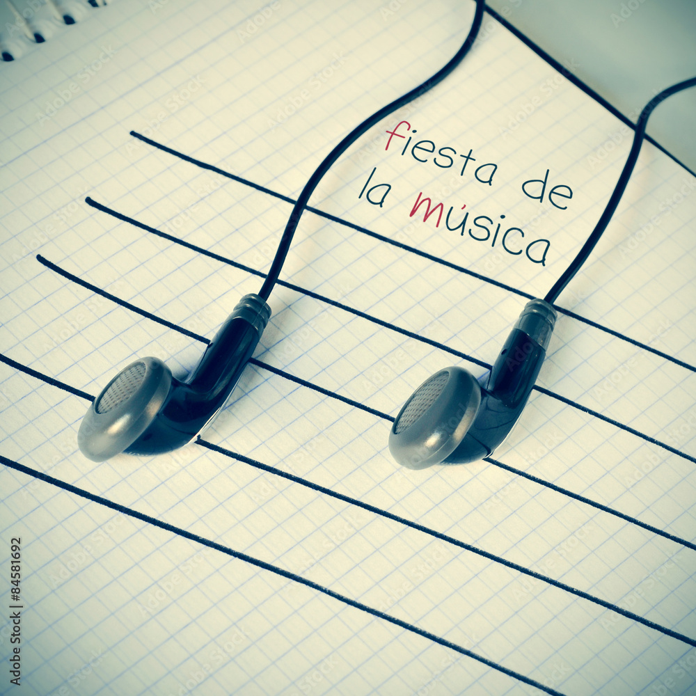 earphones simulating musical notes and the text fiesta de la mus Stock ...