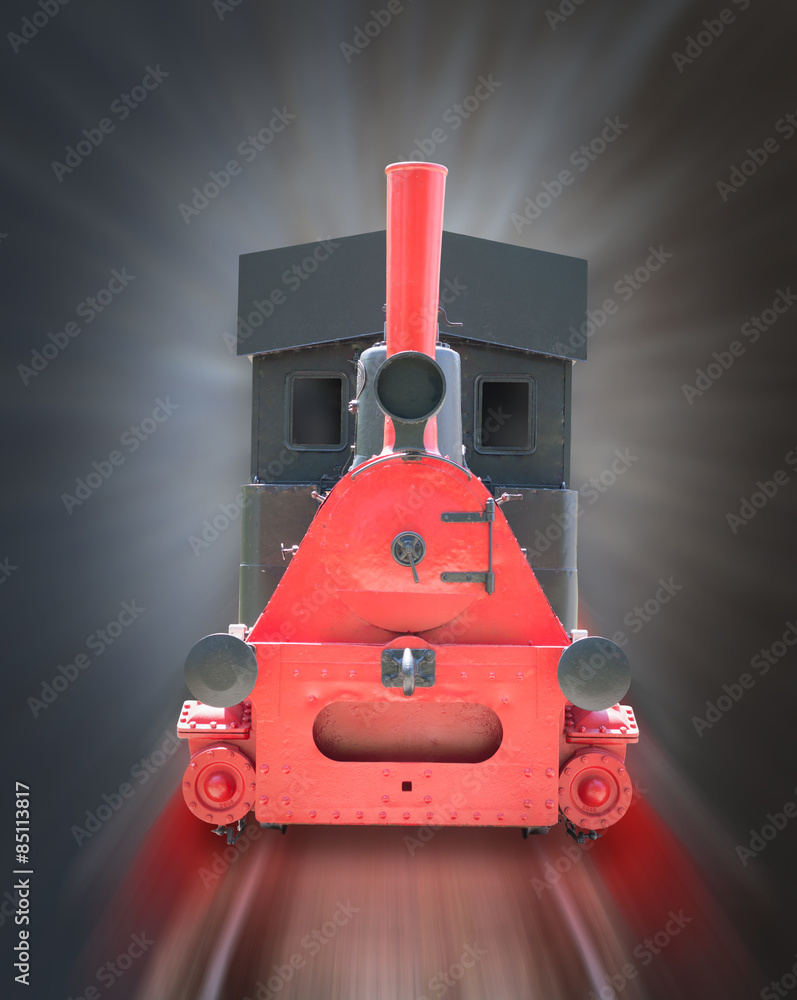 Vecchia locomotiva a vapore veloce nel tunnel - Old fast steam ...