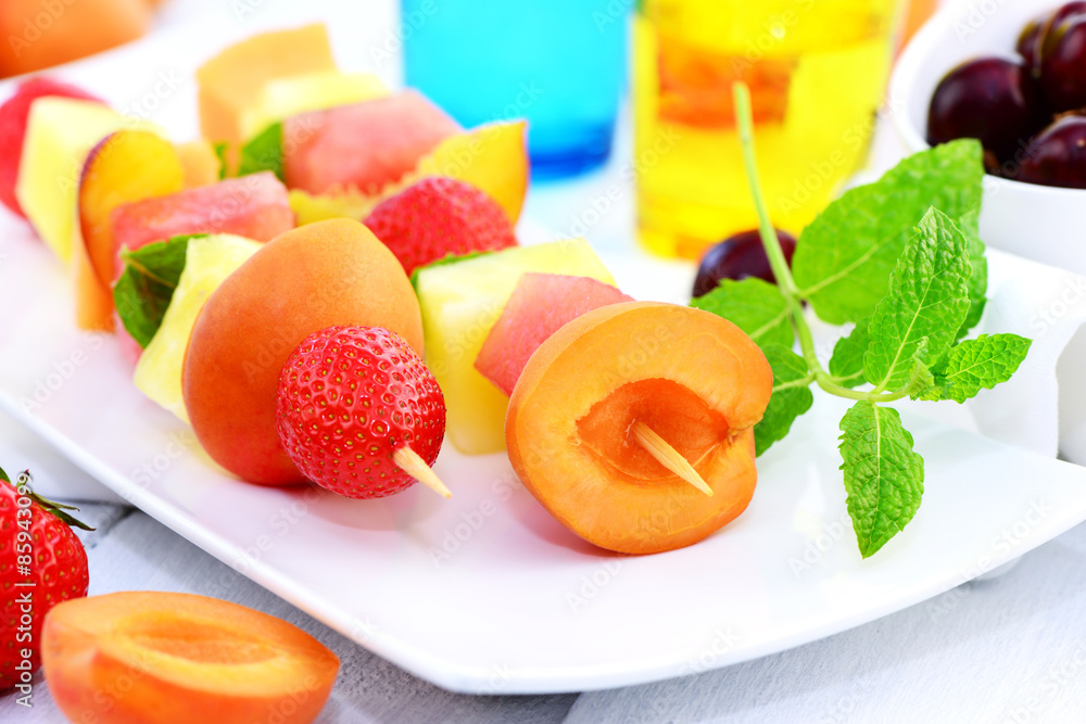 Obstspieße Stock-Foto | Adobe Stock