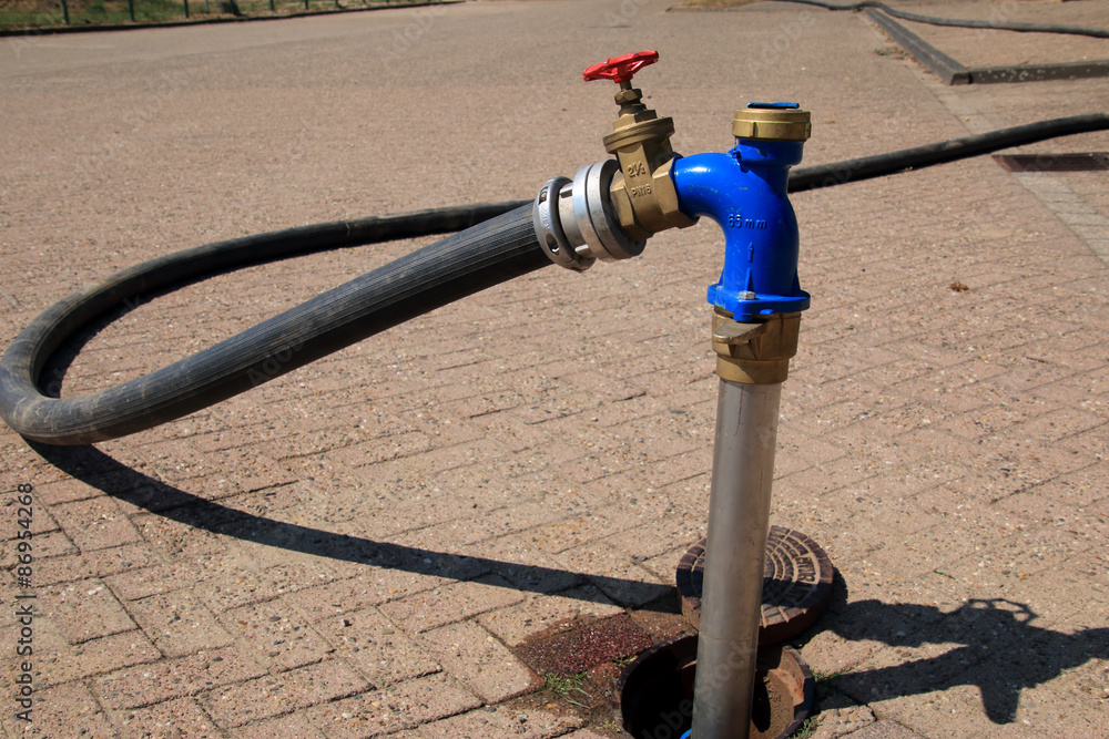 Hydrant, Standrohr, Löschwasser Stock-Foto | Adobe Stock