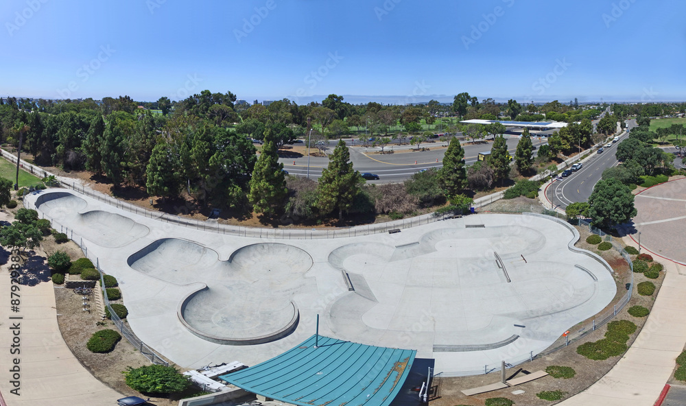 Perfect bowls in a Skatepark - aerial view foto de Stock | Adobe Stock