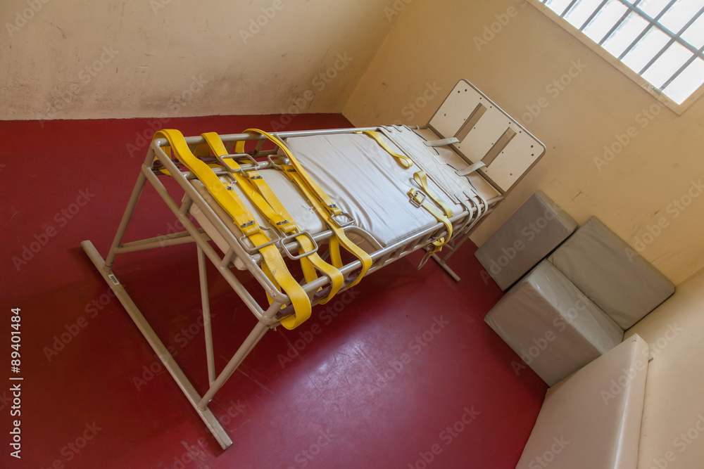 Foto Stock Bed for restraining psychiatric patiens | Adobe Stock