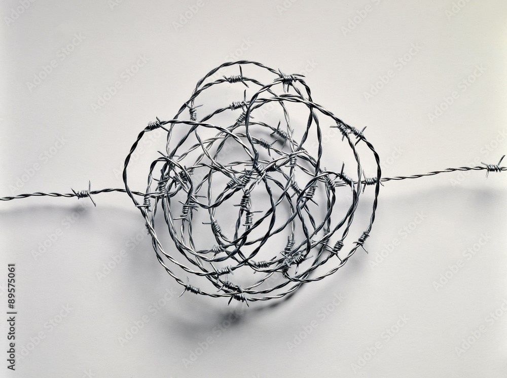Foto de Tangle of Barbed Wire do Stock | Adobe Stock
