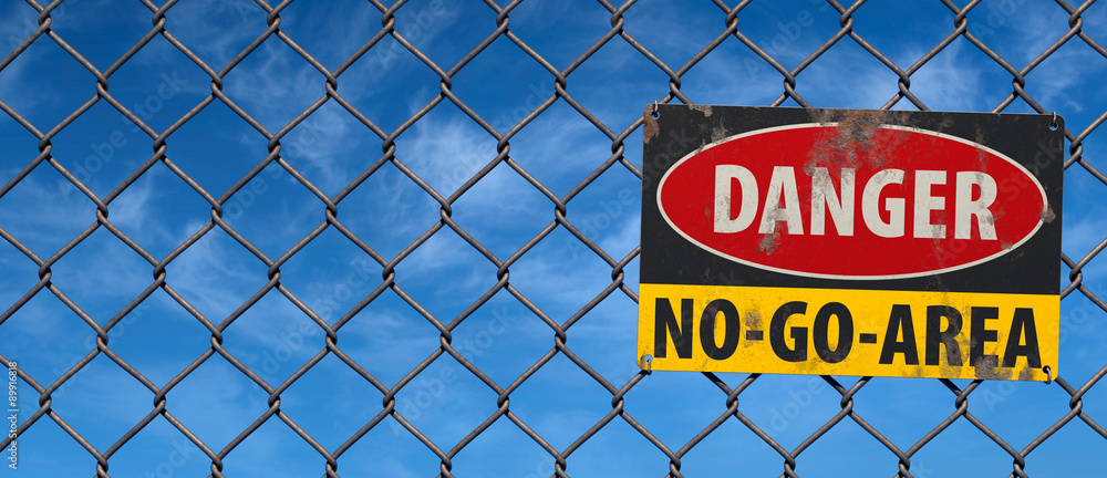No Go Area-Schild an Maschendrahtzaun Stock Photo | Adobe Stock