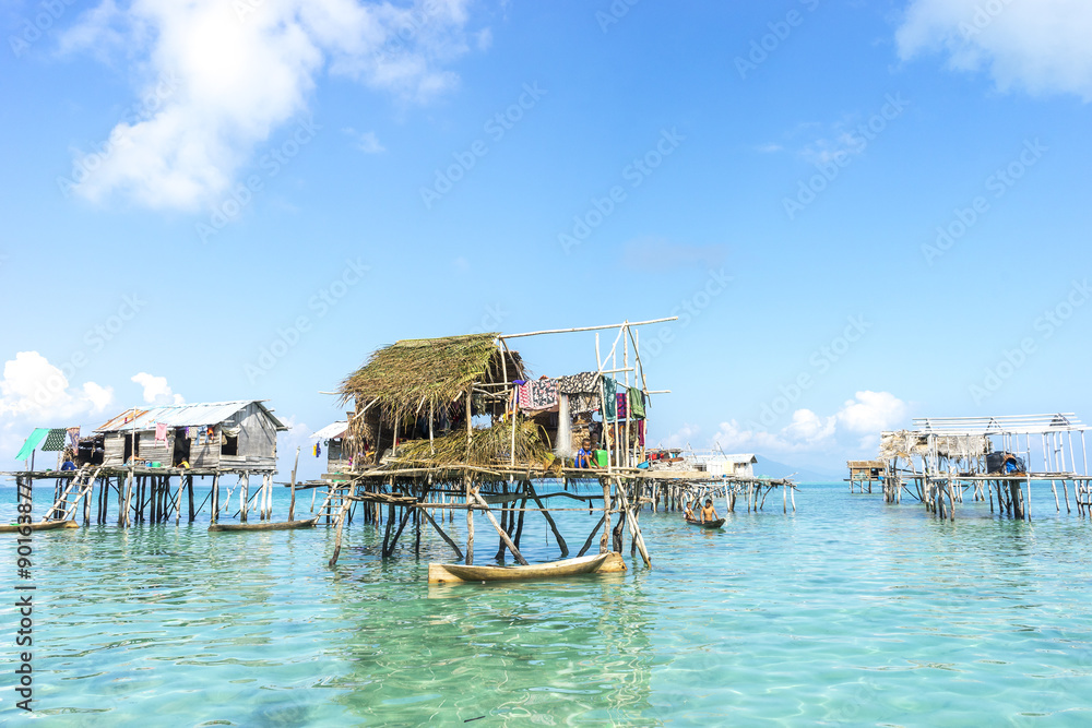 SABAH, MALAYSIA - AUGUST 17, 2015 : Bajau Laut house in Bodgaya Island ...