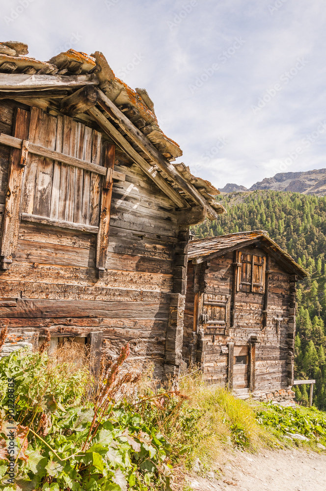 Zermatt, Dorf, Walliser Dorf, Findeln, Weiler, Holzhäuser, Stall ...