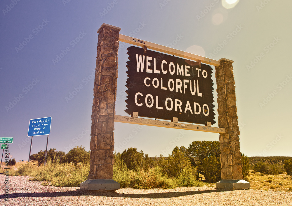 Colorado USA, Welcome sign on the state border, Instagram filter ...