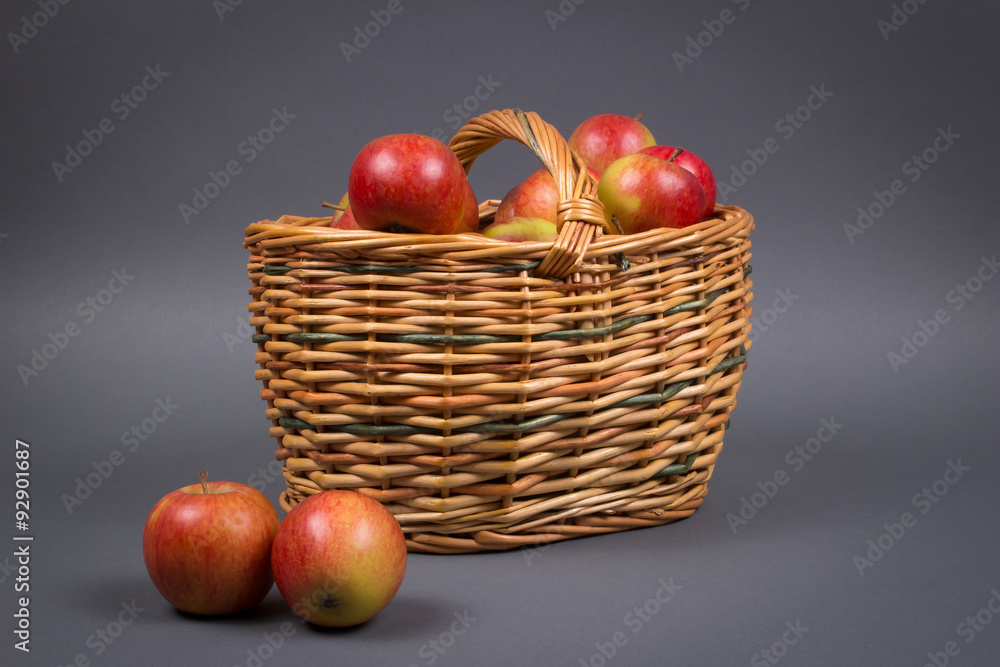 Apfel Korb Stock-Foto | Adobe Stock