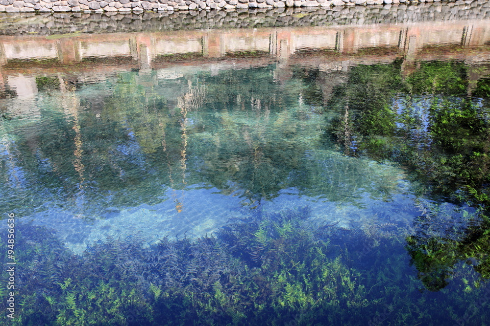 Heiliges Wasser in Tirta Empul Tempel Stock Photo | Adobe Stock
