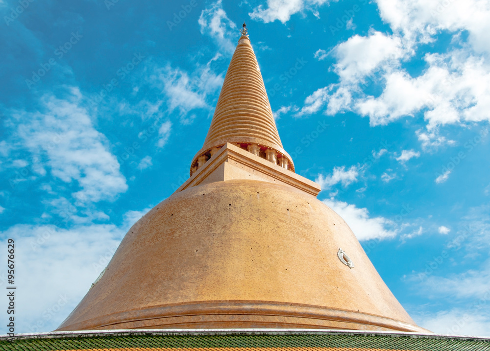 Phra Pathom Chedi, the tallest stupa in the world at Nakhon Pat Stock ...