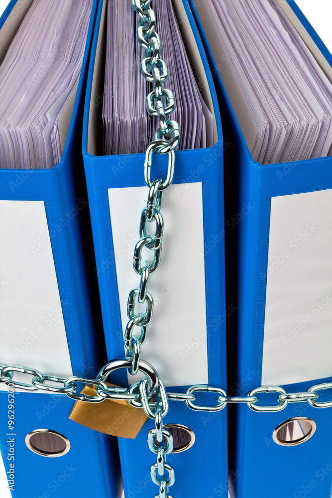 Akten Ordner mit Kette verschlossen Stock-Foto | Adobe Stock