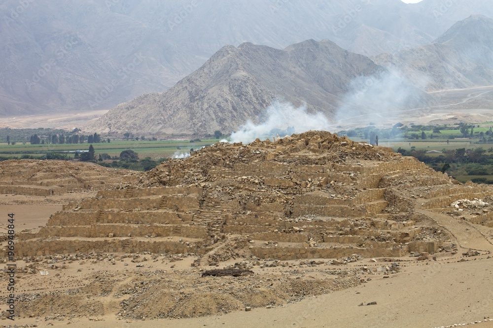 Pyramid of the most prominent archaeological site, Caral, Peru Stock ...