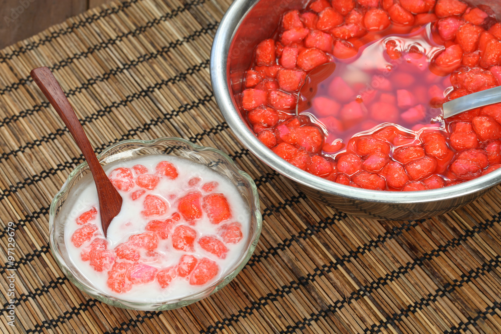 tub tim krob, red ruby, thai dessert made with water chestnuts in ...