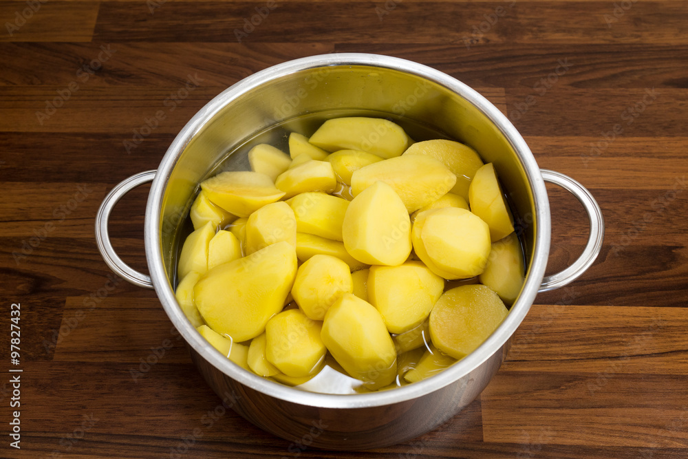 Geschalte Rohe Kartoffeln Aufbewahren