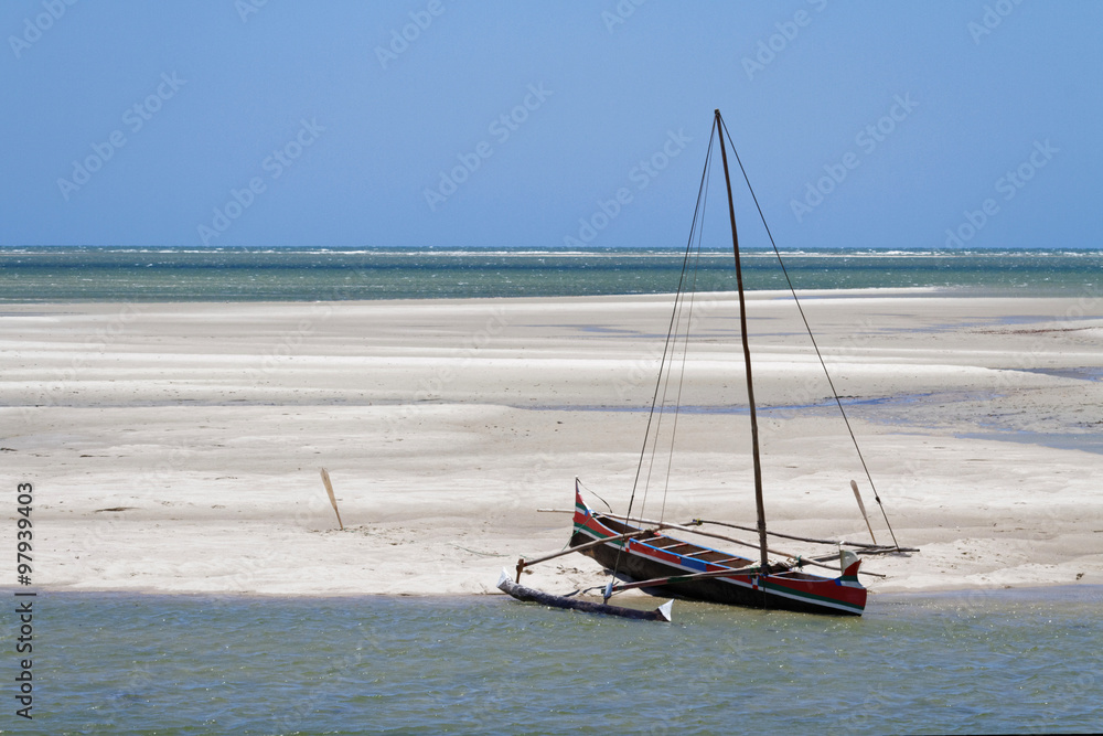 Pirogue à balancier sur les plages de Belo-sur-Mer Stock Photo | Adobe ...