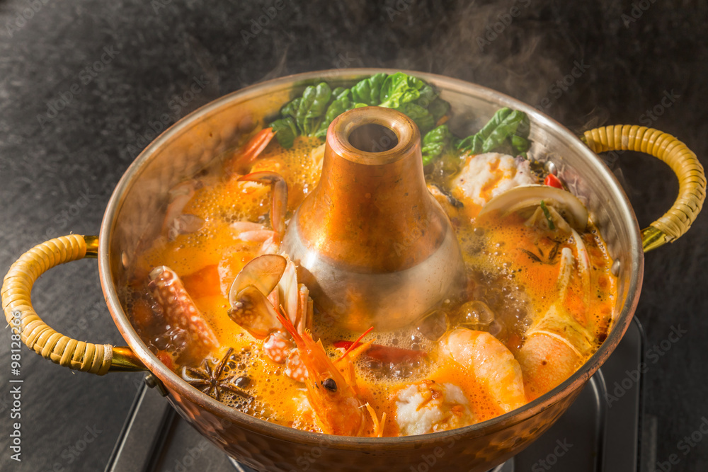 スチームボート マレーシアの鍋料理 steamboat Malaysian dish Stock 写真 | Adobe Stock