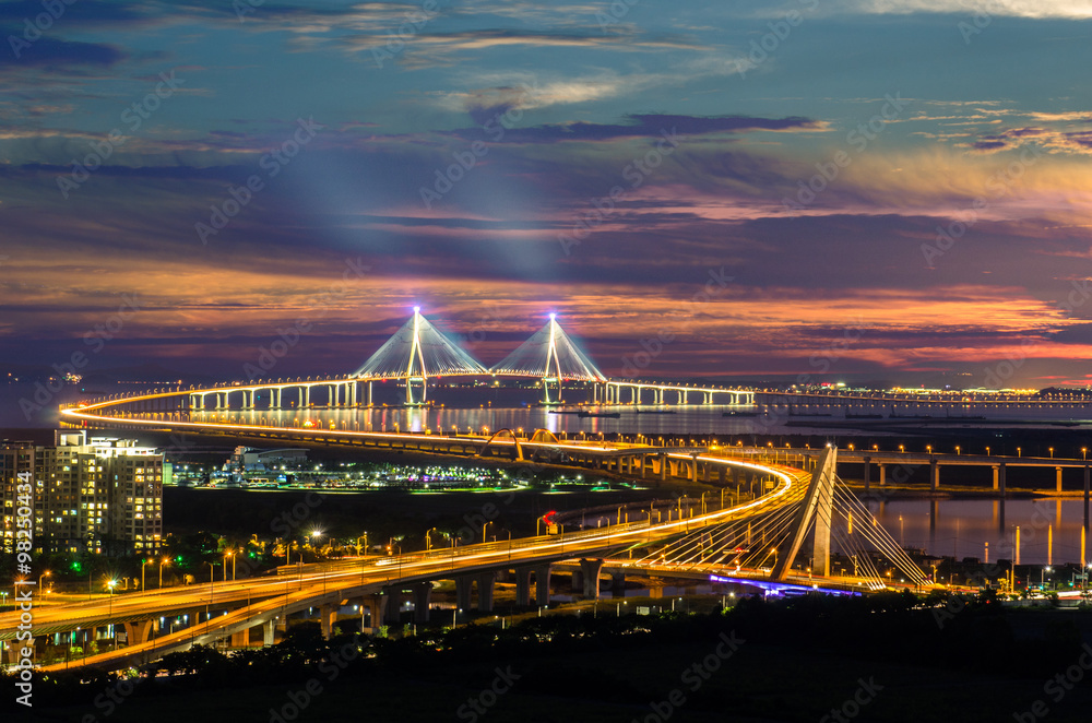Zdjęcie Stock: Sunset of Incheon Bridge at Night,Seouth Korea. | Adobe ...