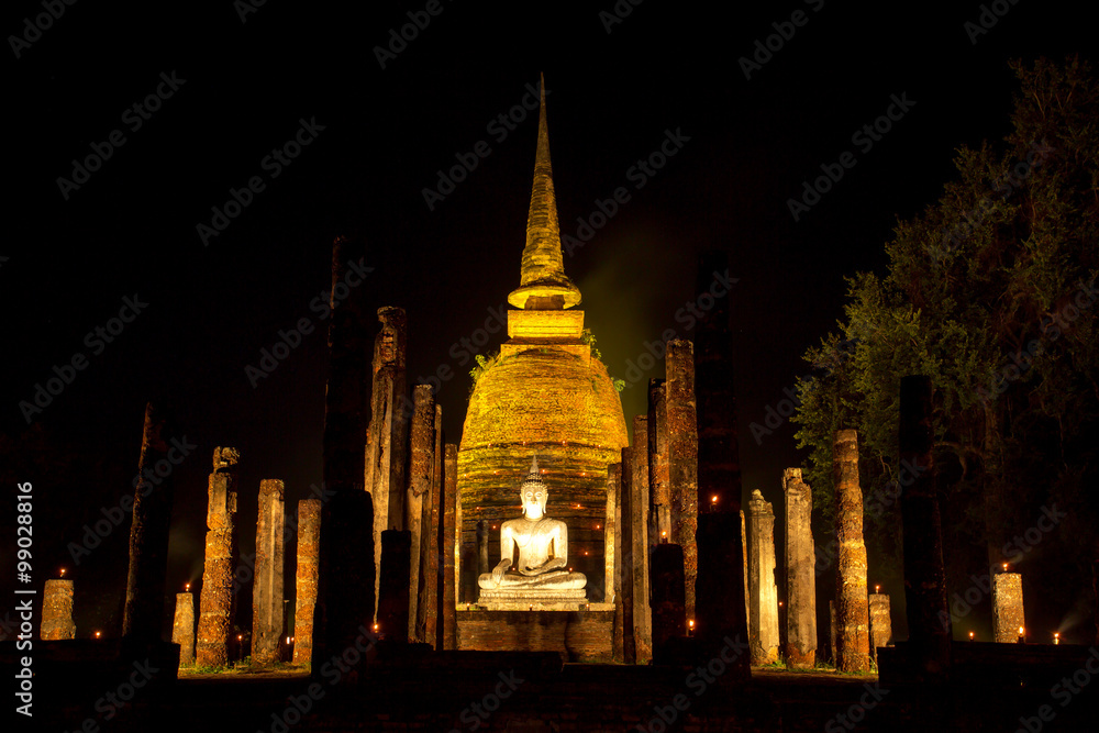 An ancient temple called Wat (temple) Sa Si that was built about 700 ...