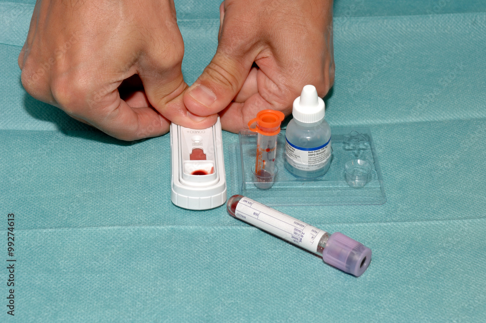 Fotka „La prise de sang et l’analyse sanguine permettent d’étudier les ...