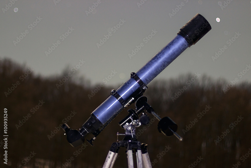 Telescope in night sky Winter edition frozen telescope Refractor ...