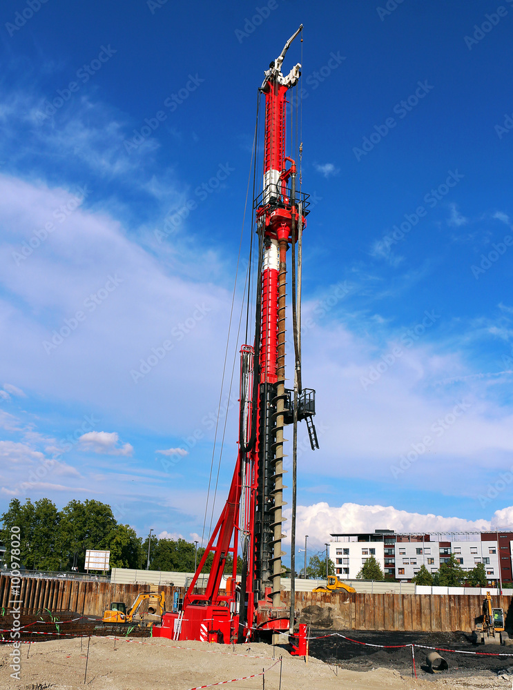 Machine à pieux, forage Photos | Adobe Stock