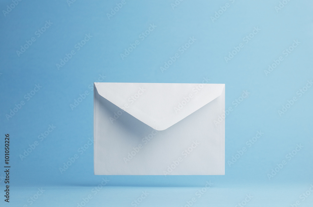 Envelope Foto Stok | Adobe Stock
