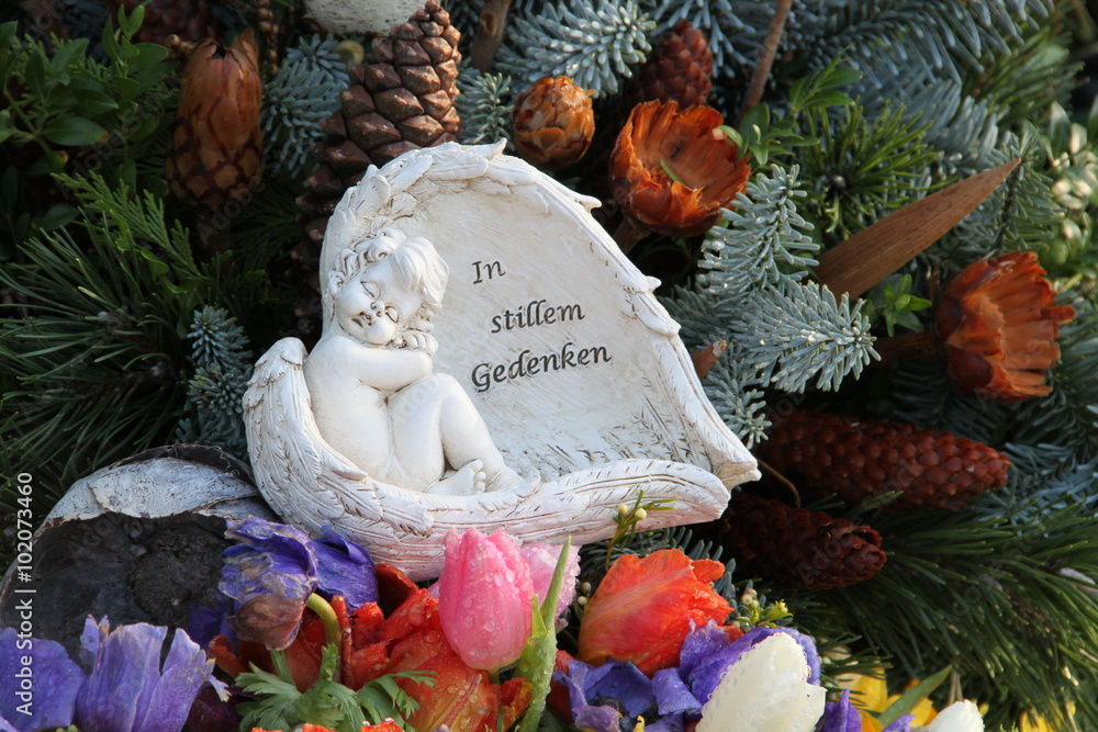 Grabschmuck mit Engel Stock-Foto | Adobe Stock