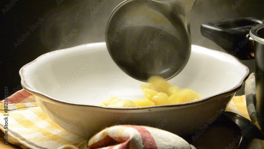 Тортеллини تورتلینی トルテリーニ Tortellini 意大利馄饨 טורטליני Тортеліні ...