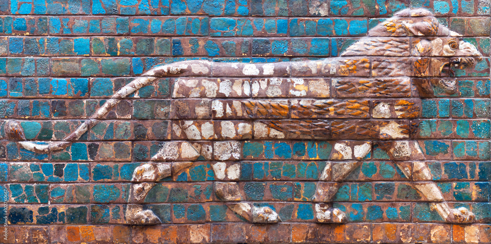 Roaring Lion - details of the Babylonian Ischtar Tor Stock Photo ...