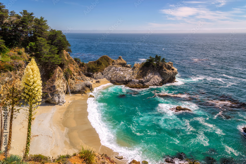 Fine beach and waterfalls on Pacific coast, Julia Pfeiffer beach, Big ...