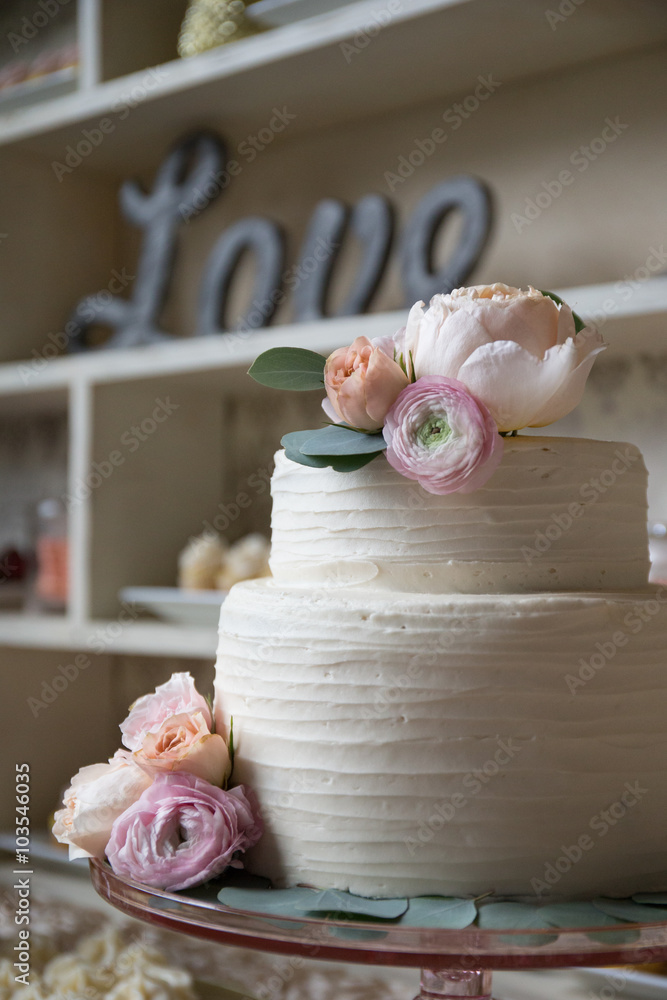 Love Wedding Cake