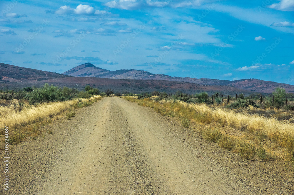 Outback roads and bush tracks in The Flinders Ranges National Park ...