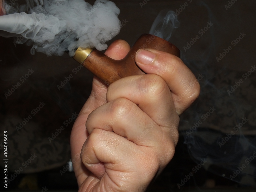 Foto de the pipe, tube, tobacco smoke, smoke from the tobacco, the pipe ...