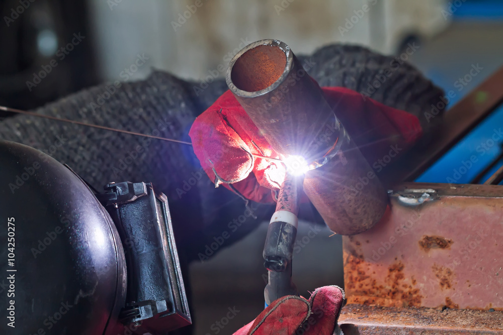 Welding control sample from a pipe of small diameter for proficiency ...