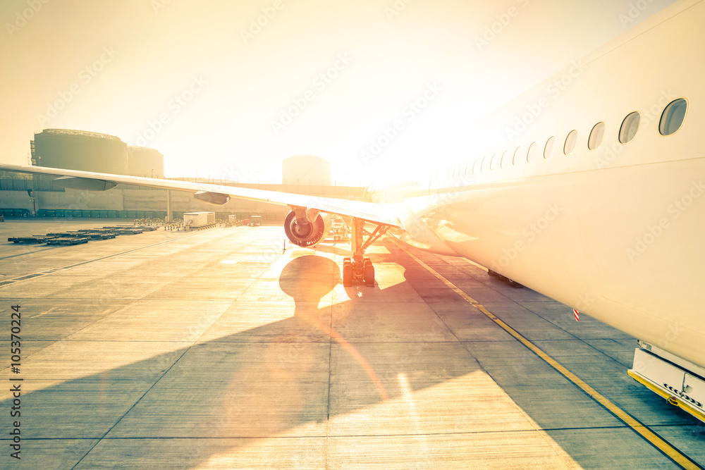Generic airplane on terminal gate ready for takeoff - Modern ...