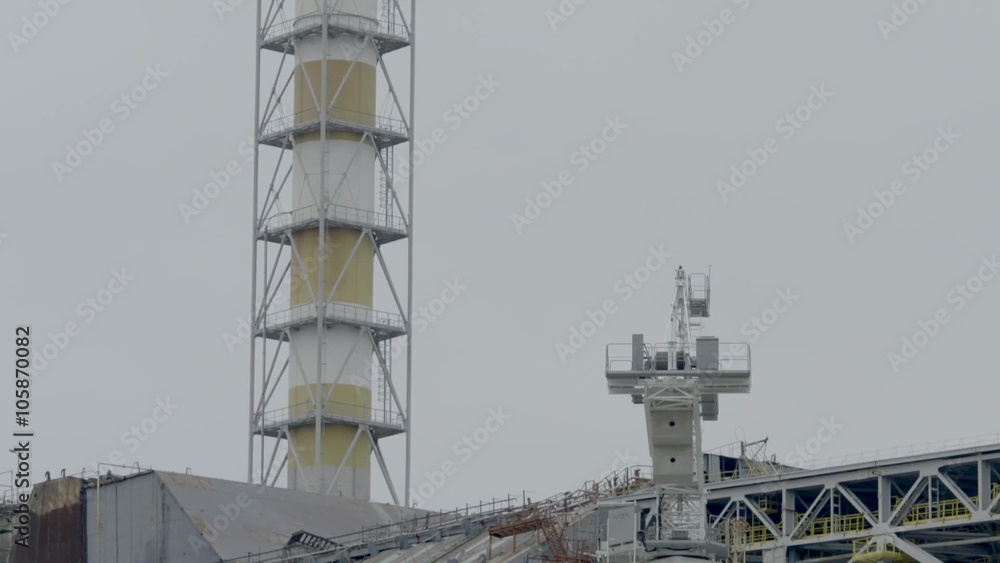 Construction on the destroyed reactor of the Chernobyl nuclear power ...