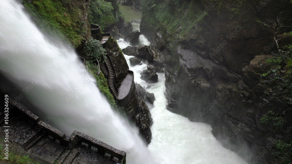 Vidéo Stock Capture stunning travel photos at Pailon del Diablo,the ...