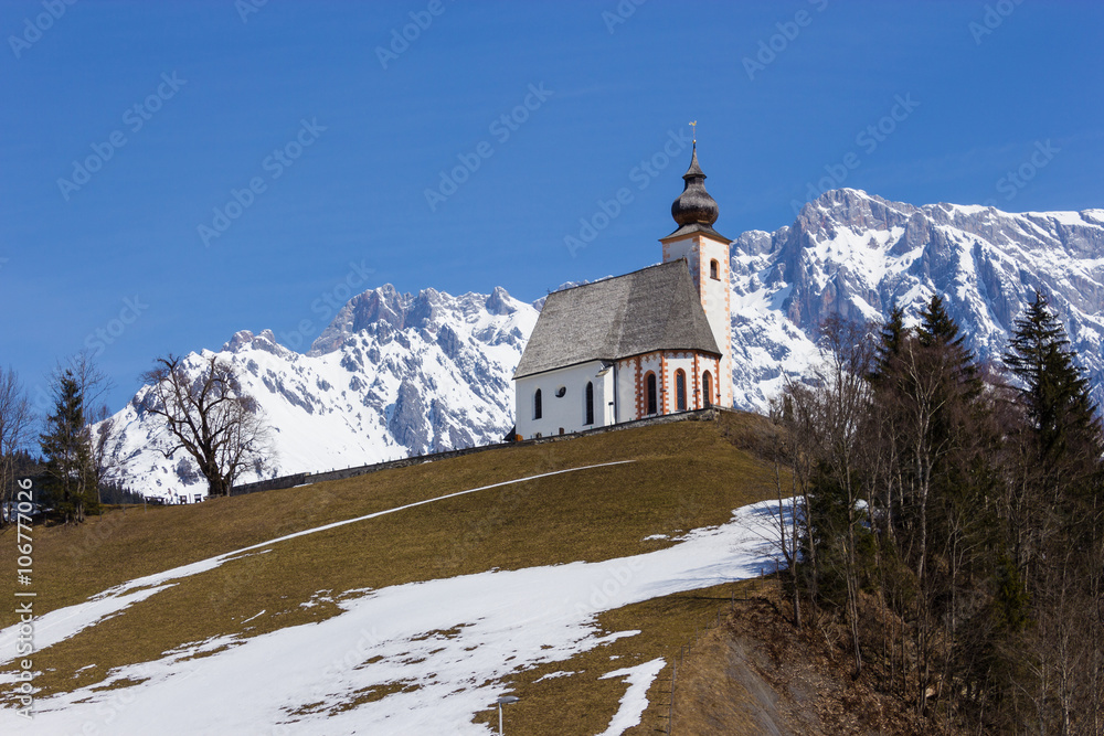 Höchkönig, Kirche in Dienten, Salzburg Winter Stock-Foto | Adobe Stock