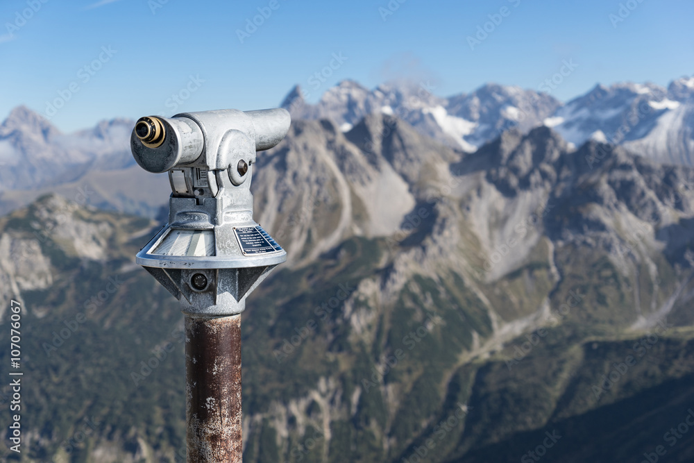 Fernrohr mit Aussicht Stock-Foto | Adobe Stock