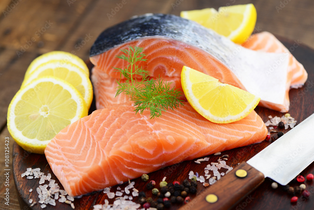 Messer Fisch Stock-Foto | Adobe Stock