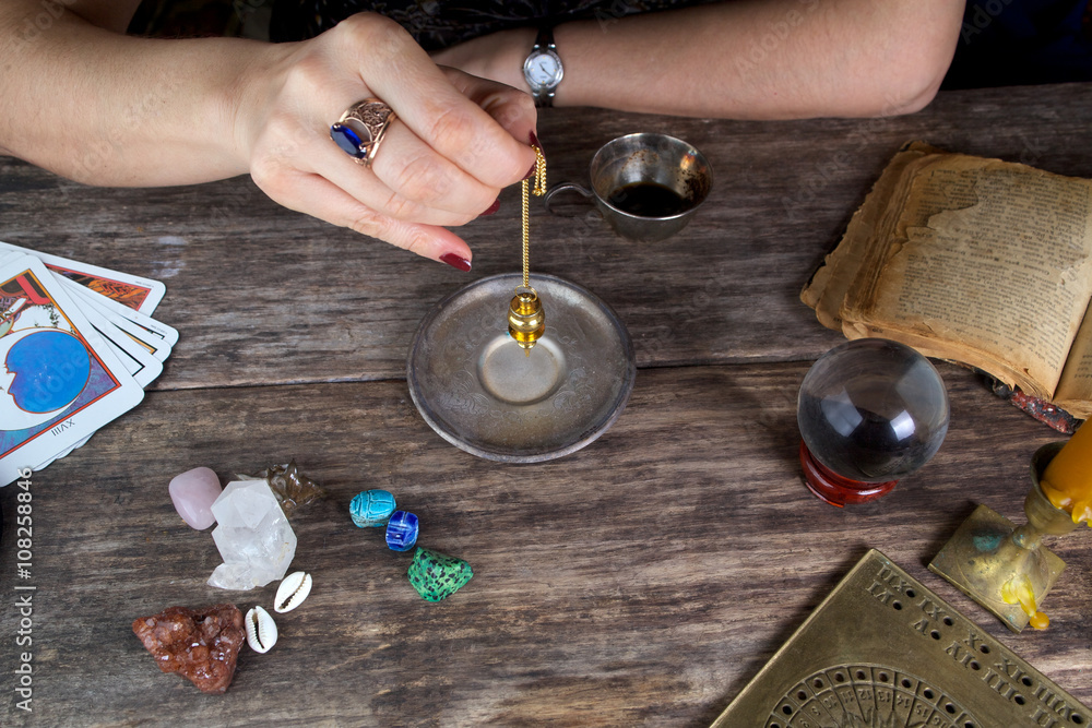 Poster Foretelling the future with pendulum – Wall Art | UkPosters