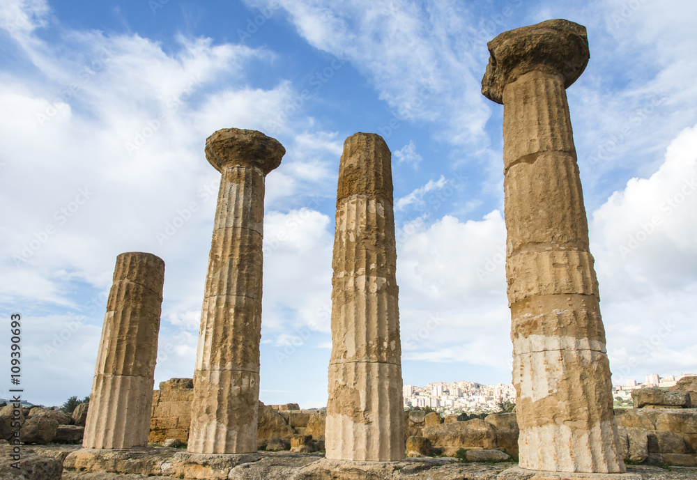 Ancient columns of Hercules Temple. Valley of the Temples ...