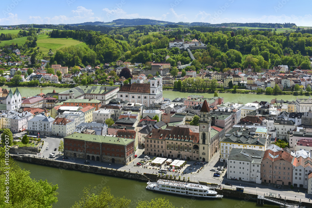 Luftbild der Dreiflüssestadt - PASSAU an der Donau-Inn-Metropole ...