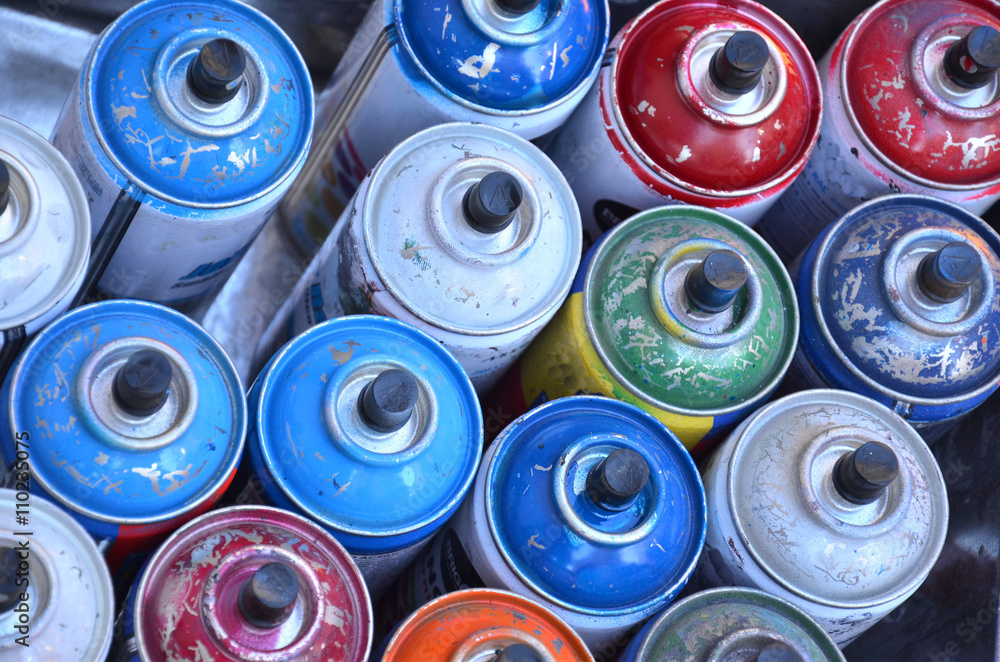 Spraydosen Stock-Foto | Adobe Stock