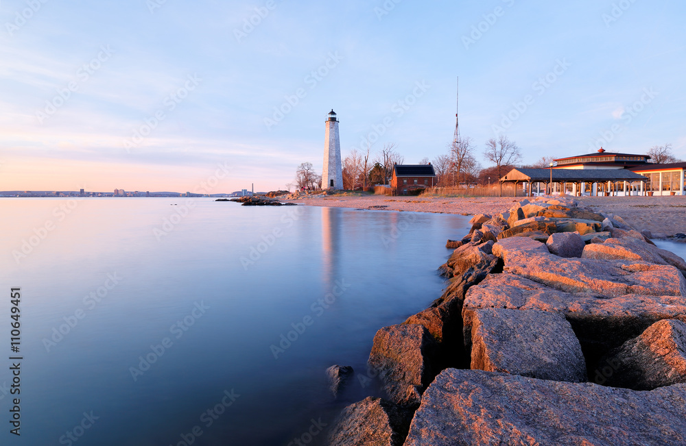 Stockfoto New Haven Light House at Lighthouse Point Park At Sunset. The ...