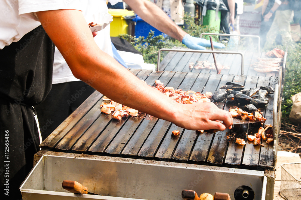 Grill mollusk, mussel cooking seafood street food and beach bbq Stock ...