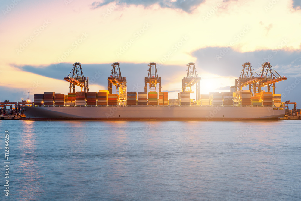 Import, Export, Logistics concept - Rotterdam container cargo te Stock ...