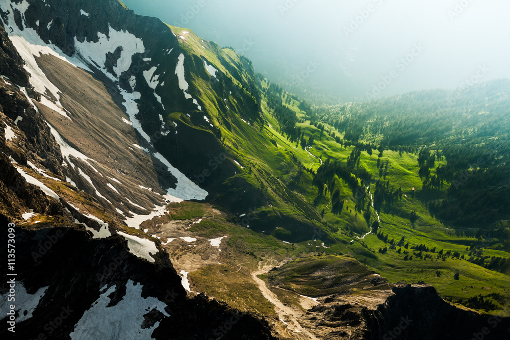 Mountainside View foto de Stock | Adobe Stock